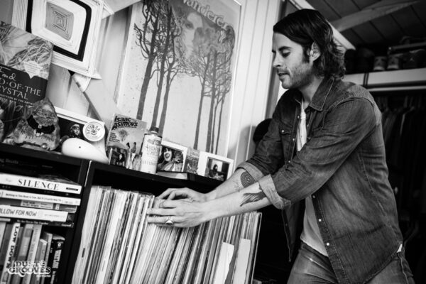 Zach Cowie - Dust & Grooves. Vinyl Collection Books