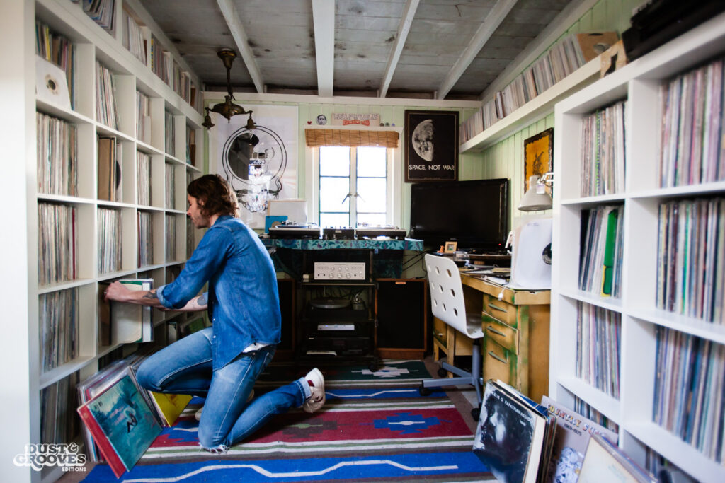 Zach Cowie - Dust & Grooves. Vinyl Collection Books