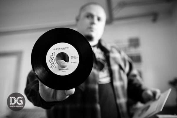 Justin 'Rambo' Salinas - Dust & Grooves. Vinyl Collection Books