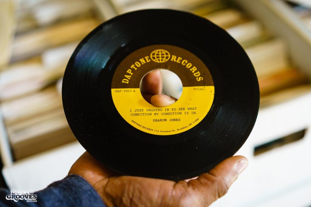 Binky Griptite - Dust & Grooves. Vinyl Collection Books