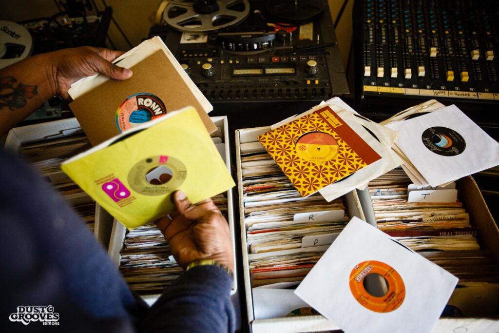 Binky Griptite - Dust & Grooves. Vinyl Collection Books