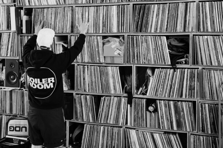 Main Home - Dust & Grooves. Vinyl Collection Books